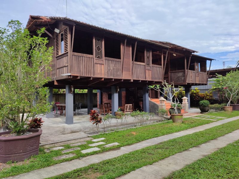 Tiada kampung halaman, rumah kecil tak muat nak beraya ramai-ramai ...
