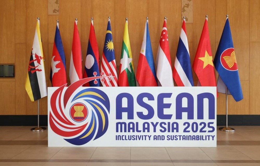 47th ASEAN Summit in KL: Malaysian Civil Servants Allowed to WFH from ...