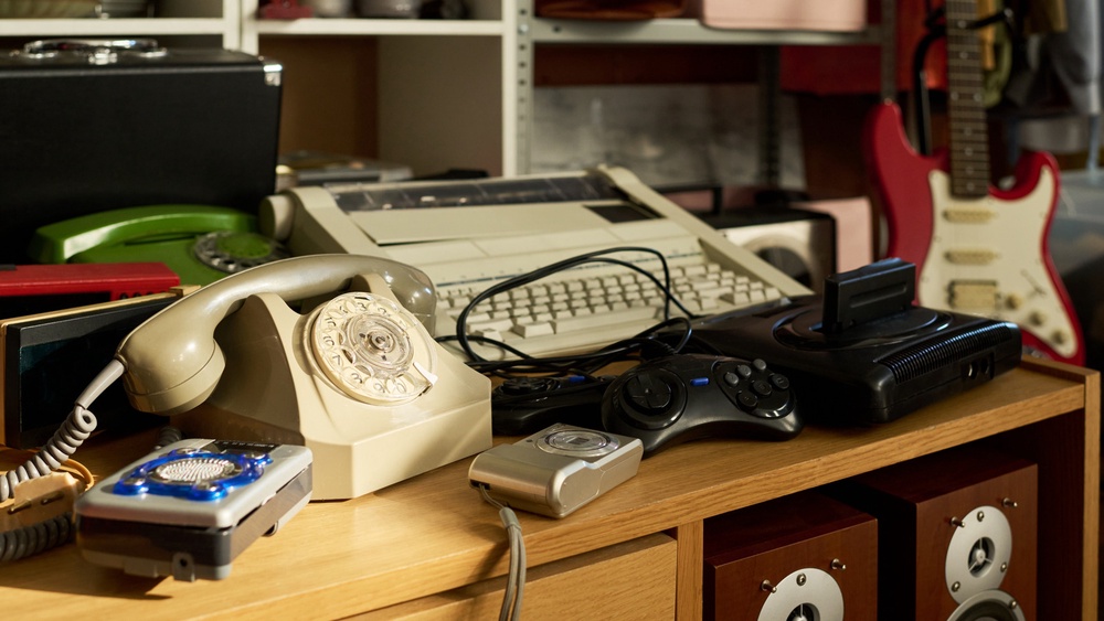 Turn Thrift Store Electronics Into Your New Entertainment Center