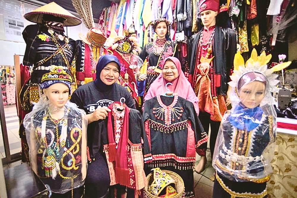 Traditional Borneo clothing