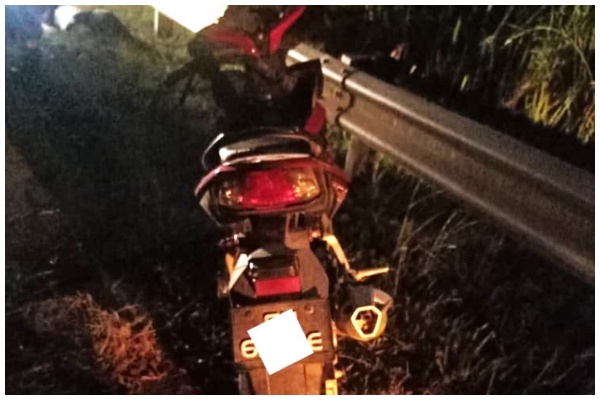 One dead as motorcycles crash into divider in Keningau