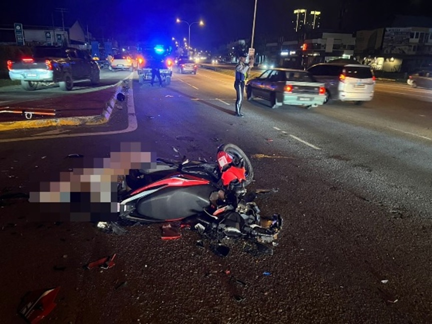 Penunggang motor maut langgar kereta