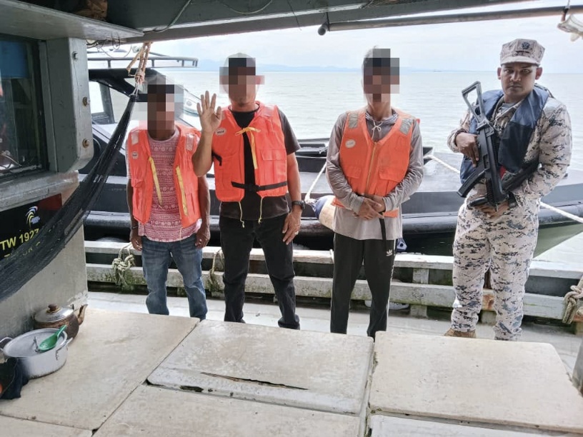 Bot nelayan ditahan tarik pukat di kawasan tidak dibenarkan