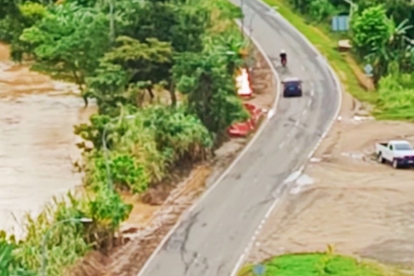 Road section in danger of collapse