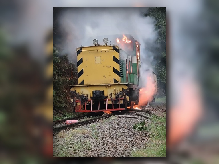 Old cargo train catches fire on Pangi-Tenom line