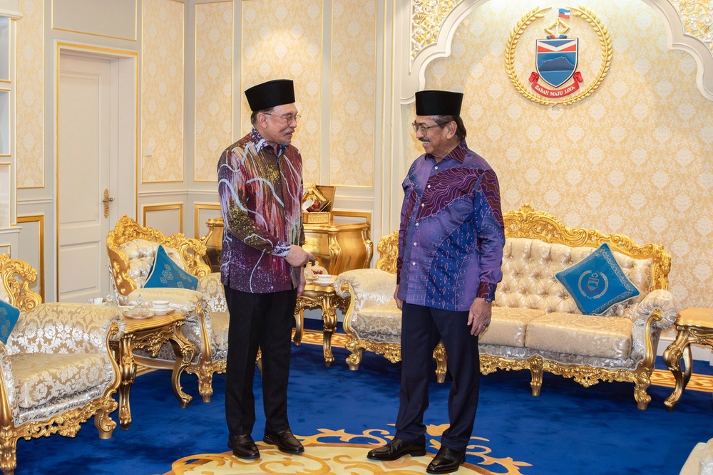 PM Anwar pays courtesy call on Sabah Governor Musa