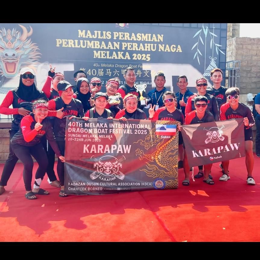 Karapaw juara 200m Perahu Naga Melaka