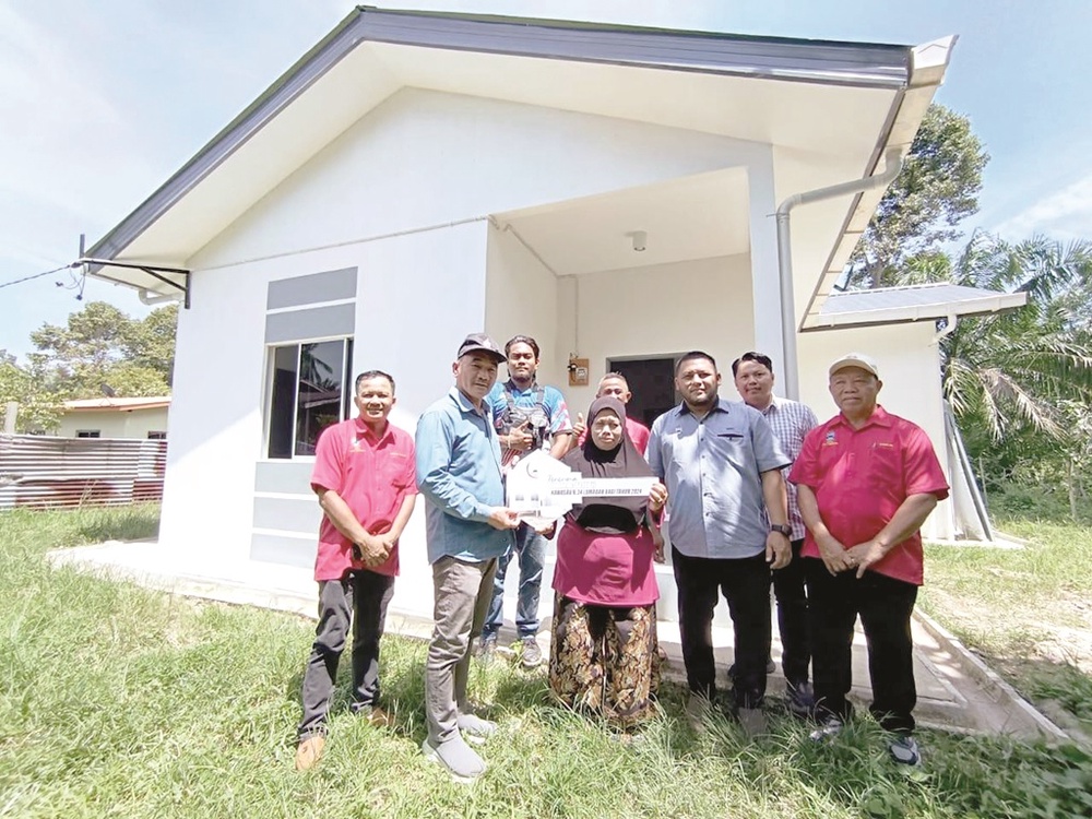 Dari rumah daif, ibu tunggal kini punya tempat tinggal lebih selesa