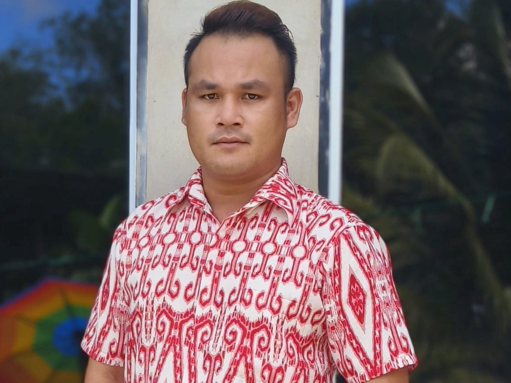 Sarawakian singer claims trial to non-consensual oral sex with teen boy