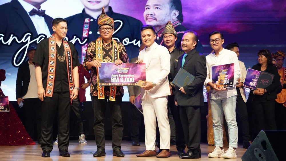 Hangadon Zou wins SabahVfm Song Awards