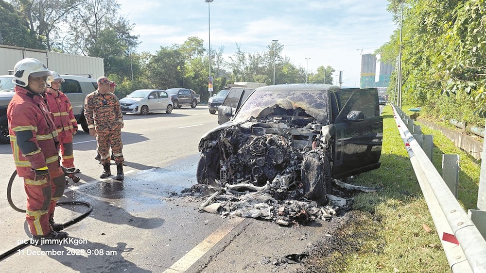 RM1 million Range Rover destroyed in fire