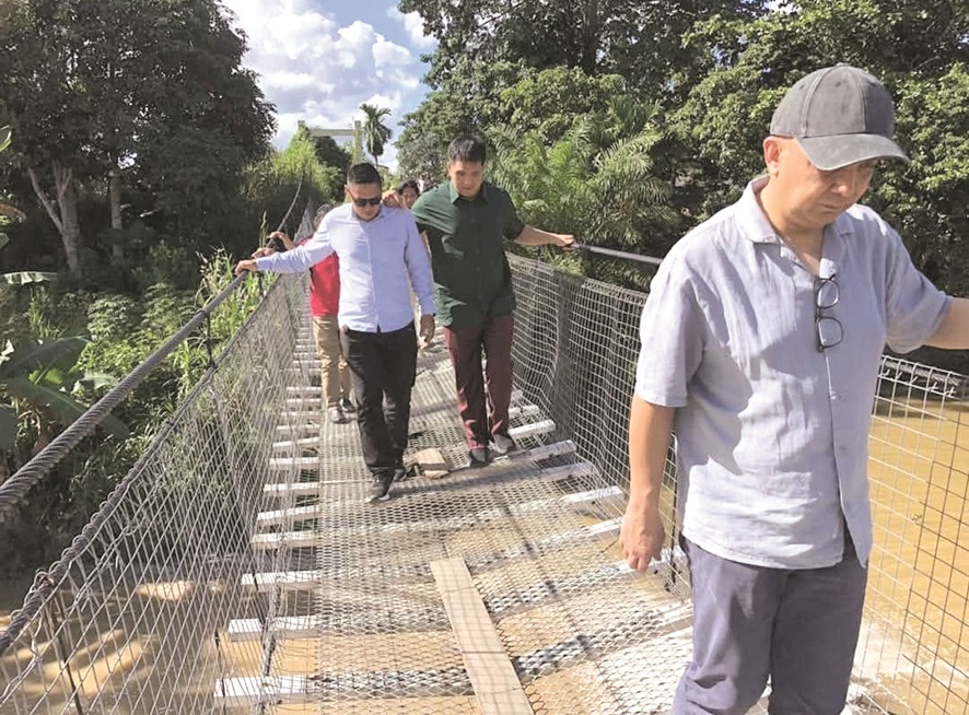Safety concerns over deteriorating suspension bridge