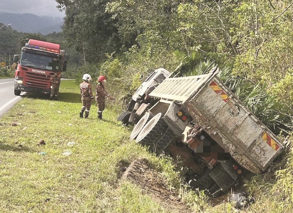 Lorry driver killed in Tenom crash