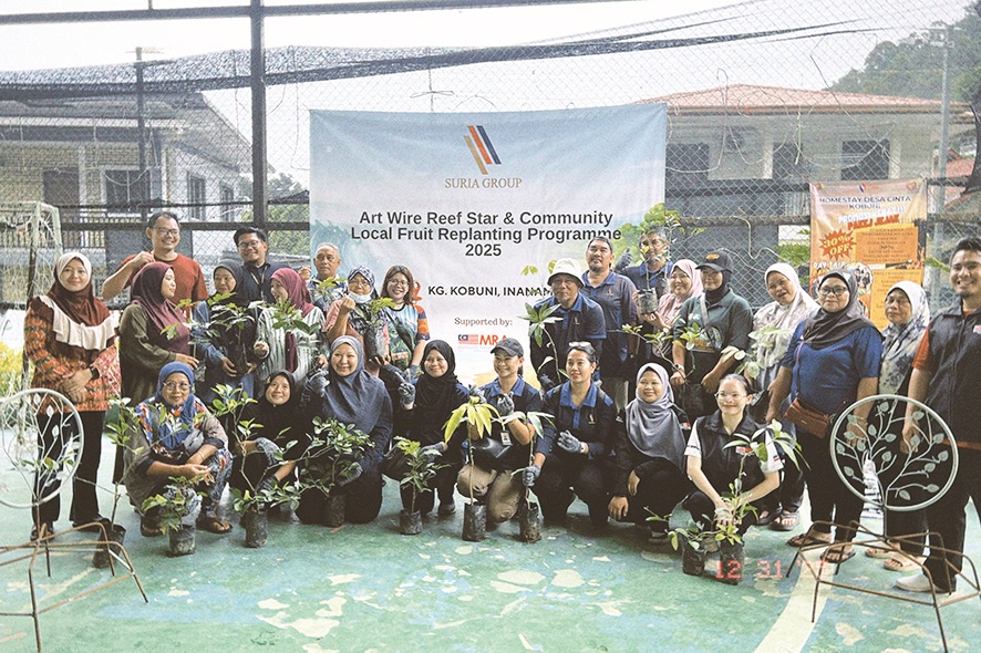 Suria donates 200 fruit trees to Inanam villagers
