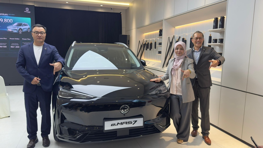 PRO-NET Unveils Bold New Colour and Features For The Proton e.MAS 7 ...