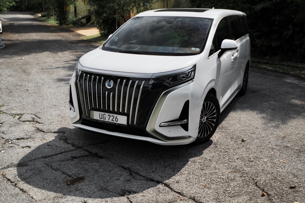 Denza D9 AWD Review: An EV MPV For The Conventional Customer