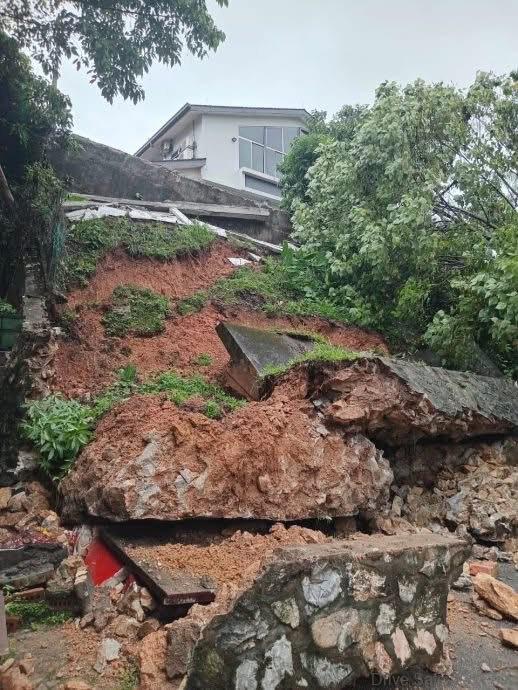 Continues Rain Causes Havoc In Taman United Flats