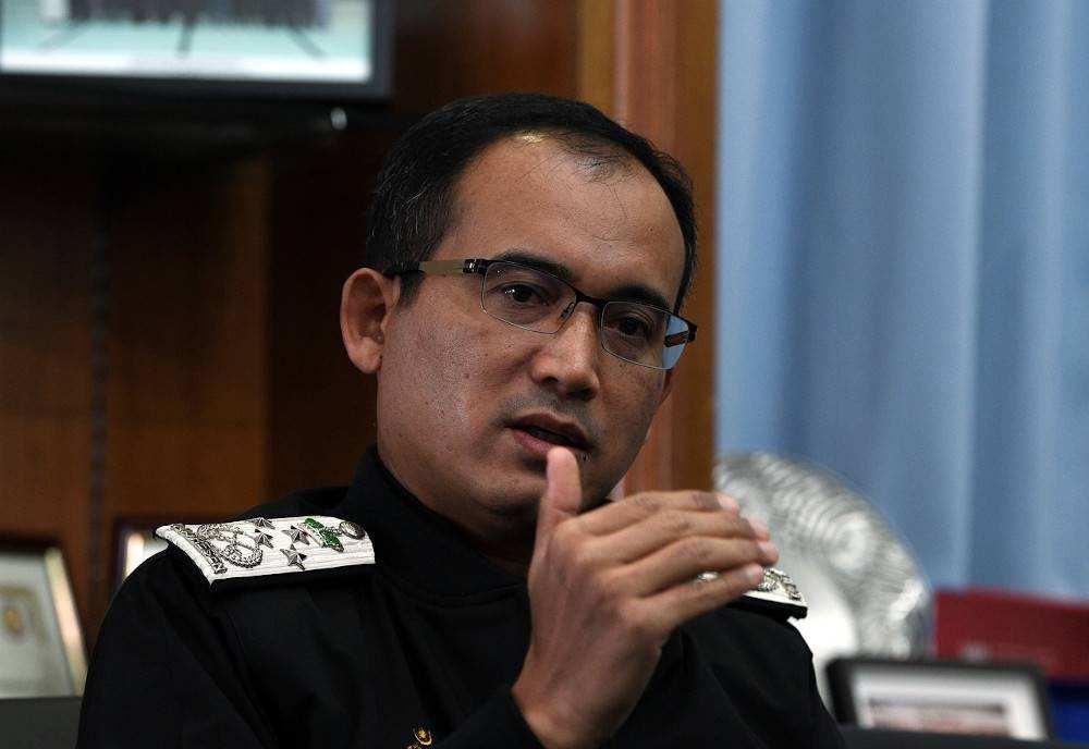 Human Trafficking Syndicate Busted At Klia2 Two Immigration Officers