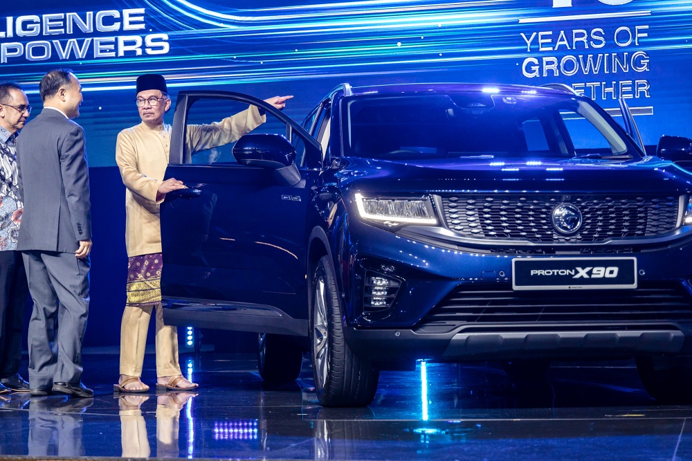 Proton X90 Malaysia: 6/7-seater SUV with 48V mild hybrid 1.5T launched ...