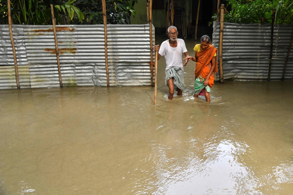 Nineteen dead, thousands seek shelter in South Asia monsoon floods Nineteen dead, thousands seek shelter in South Asia monsoon floods