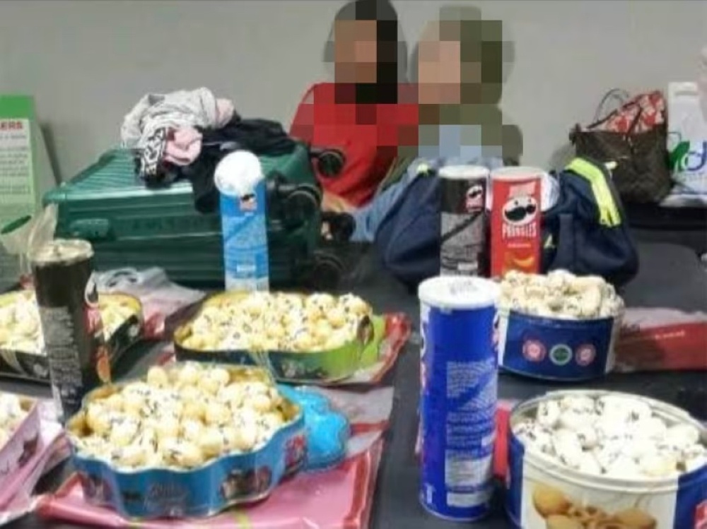 Singaporean woman and daughter arrested in Manila airport for allegedly ...