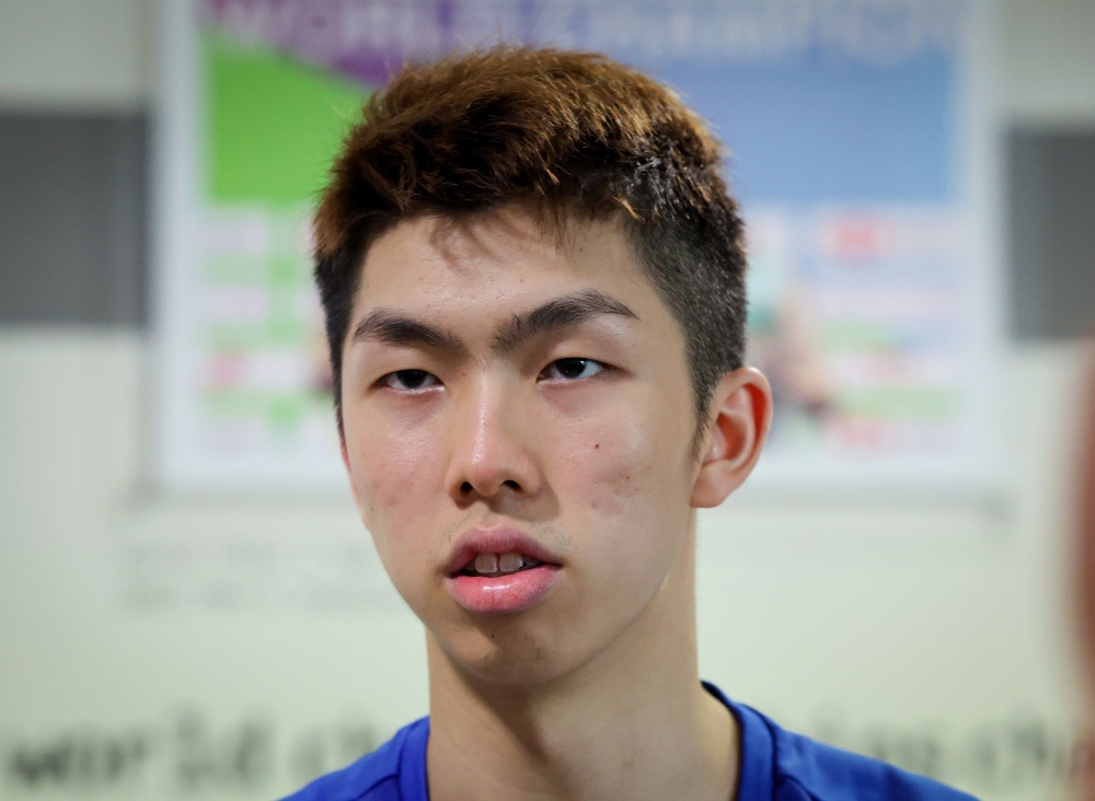 Shuttler Eogene to work on physical fitness to challenge seniors