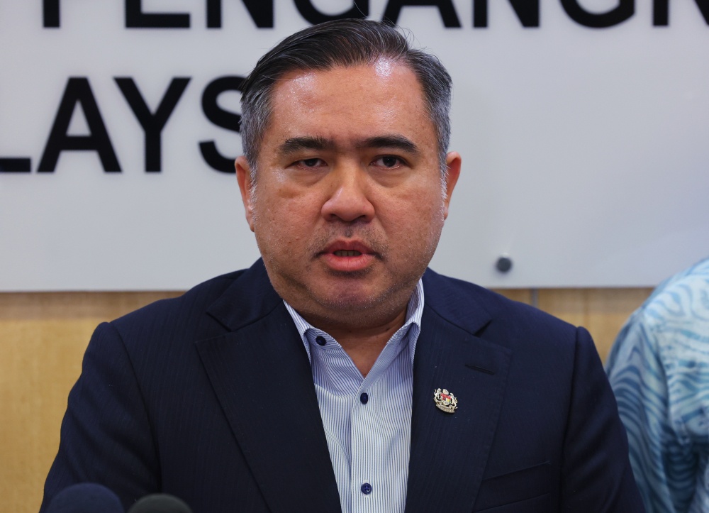Anthony Loke: AirAsia to lock one-way airfares to Sabah, Sarawak for ...