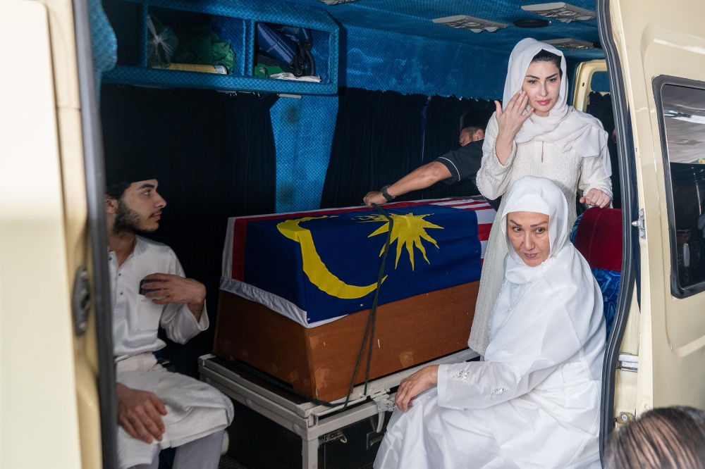 Cabinet ministers extend condolences to family of Taib Mahmud