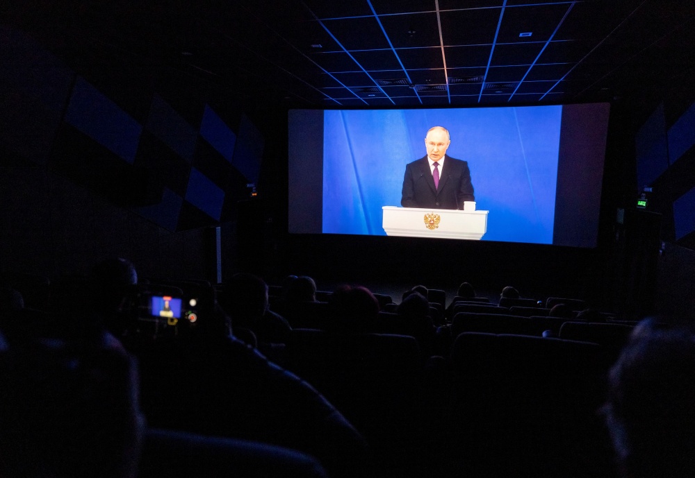 Putin Warns West Of Risk Of Nuclear War Says Moscow Can Strike Western