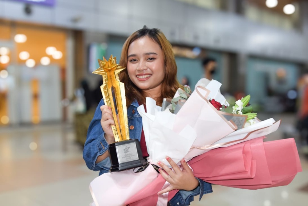 Newly-crowned Bintang RTM 2024 Roxy Ixzy to release Bidayuh single this ...