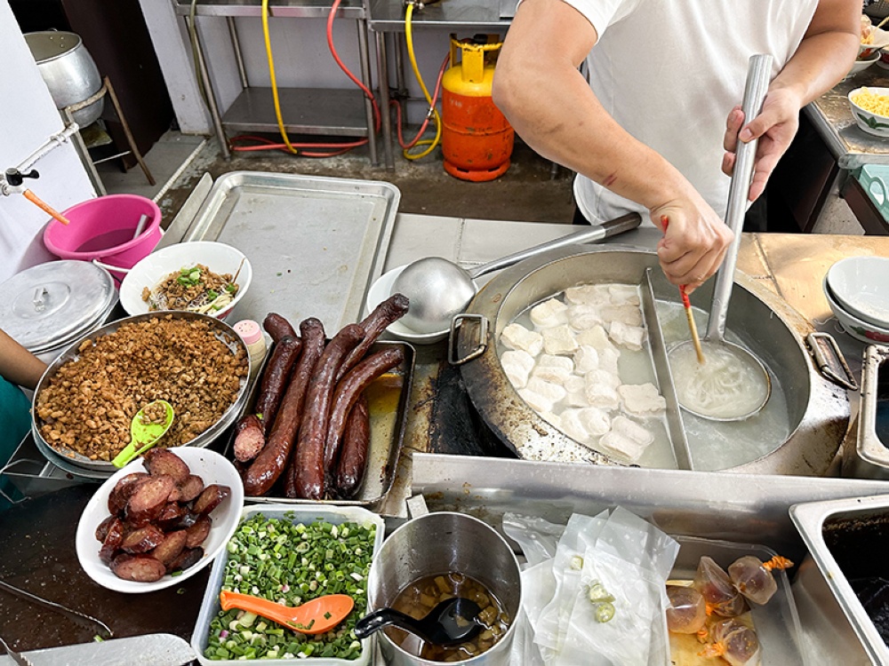 Jinjang's Restoran Sam Kan Chong offers a crowd-pleasing bowl of flat ...