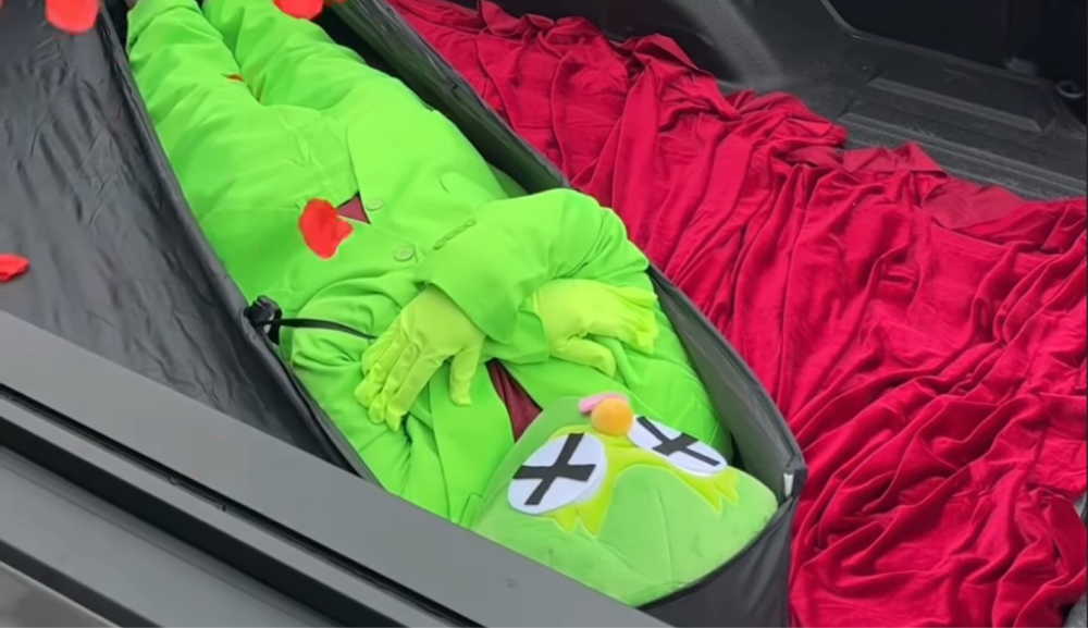 End of the streak: Duolingo announces ‘death’ of its beloved mascot ...