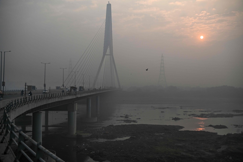 Smog bound Indian cities dominate global air pollution rankings despite ...