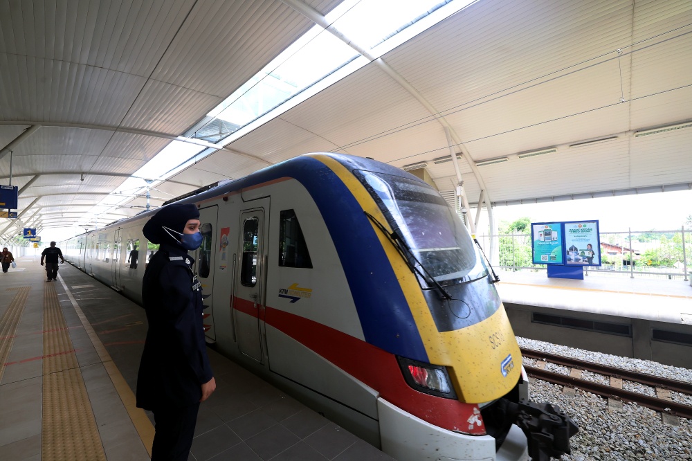 Malaysia to add 12 new trains for KTM Komuter Utara, first delivery in ...