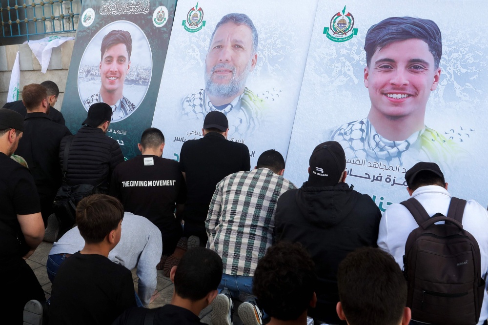 Israeli army kills teenage Palestinian stone-thrower