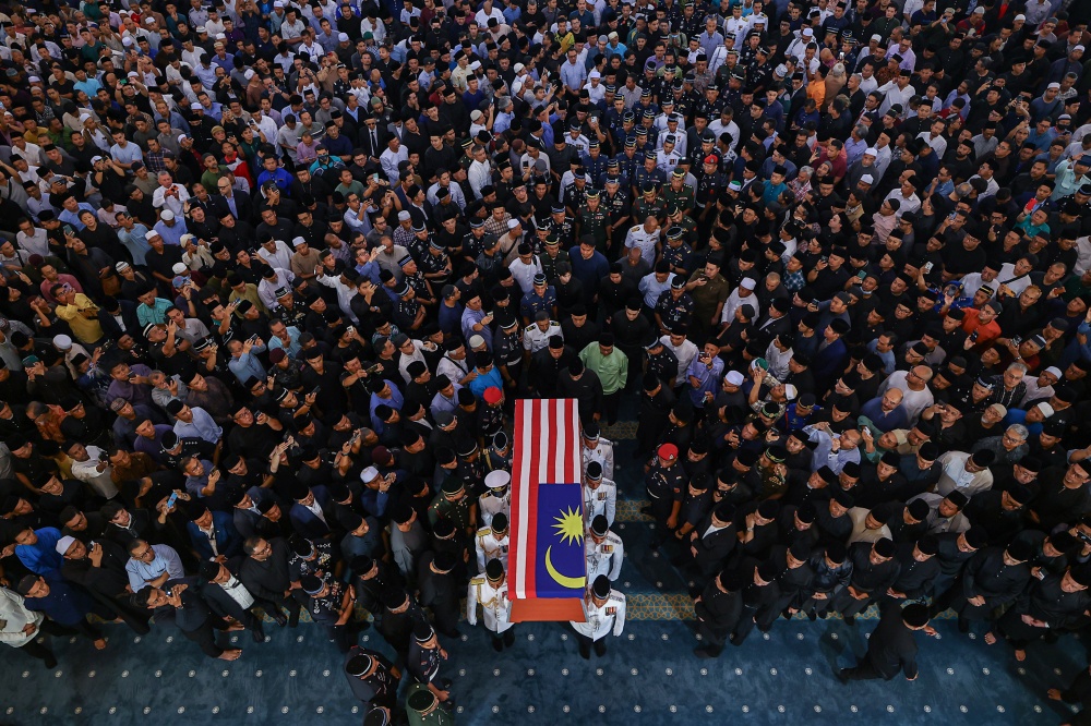 ‘He was a father to us’: Grief and gratitude as Malaysians bid farewell ...