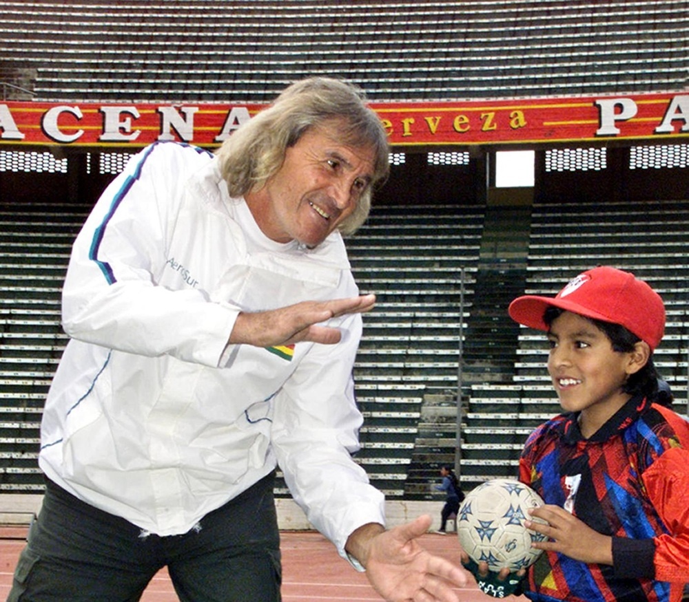 Hugo Gatti, legendary Argentine goalkeeper known as ‘El Loco,’ dies at 80