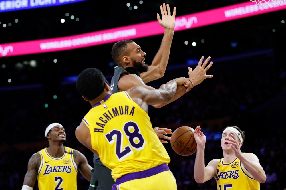 Basketball bust-ups threaten ambitious Japan's hoop dreams