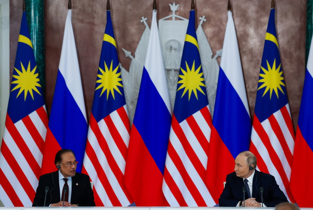 Anwar extends East Asia Summit invite to Putin, calls potential visit a ...