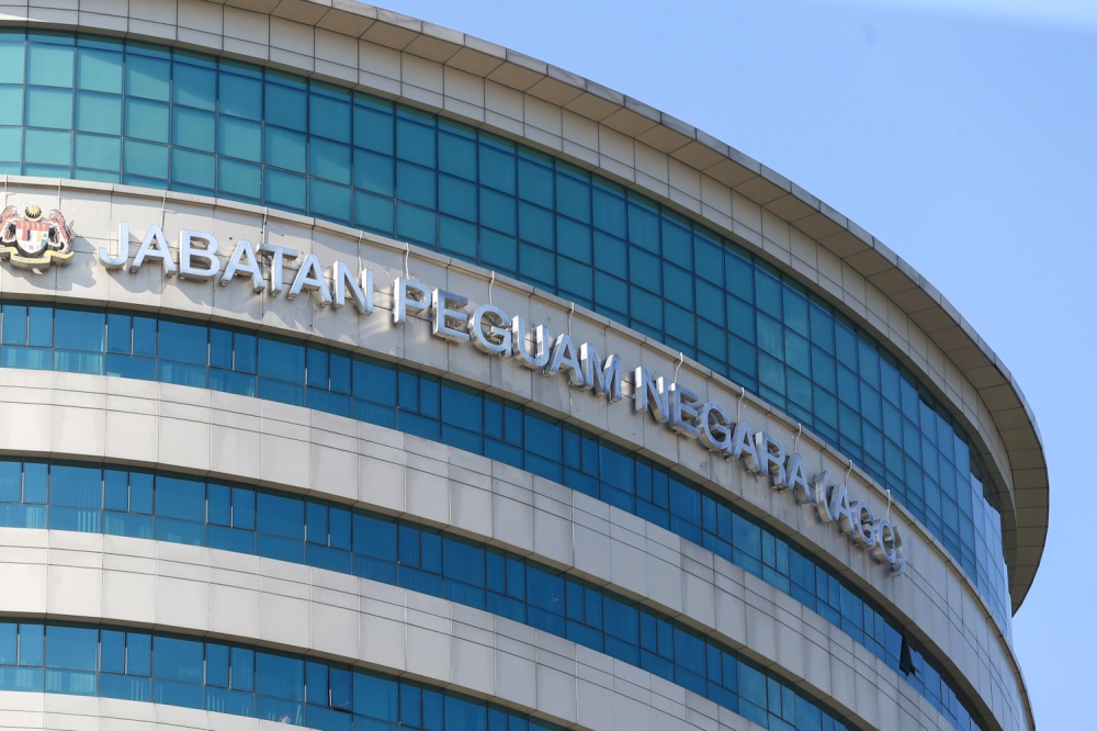 AGC defends ex-AG Terrirudin, says Najib’s contempt bid ‘premature and unfair’ as appeal on ...