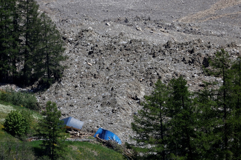Swiss village Blatten buried as glacier collapse wreaks havoc ...