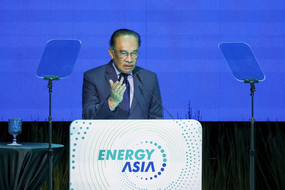 PM Anwar: Oil industry steady despite Strait of Hormuz concerns amid ...
