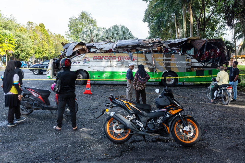 JPJ suspends bus driver's PSV licence, investigates operator after ...