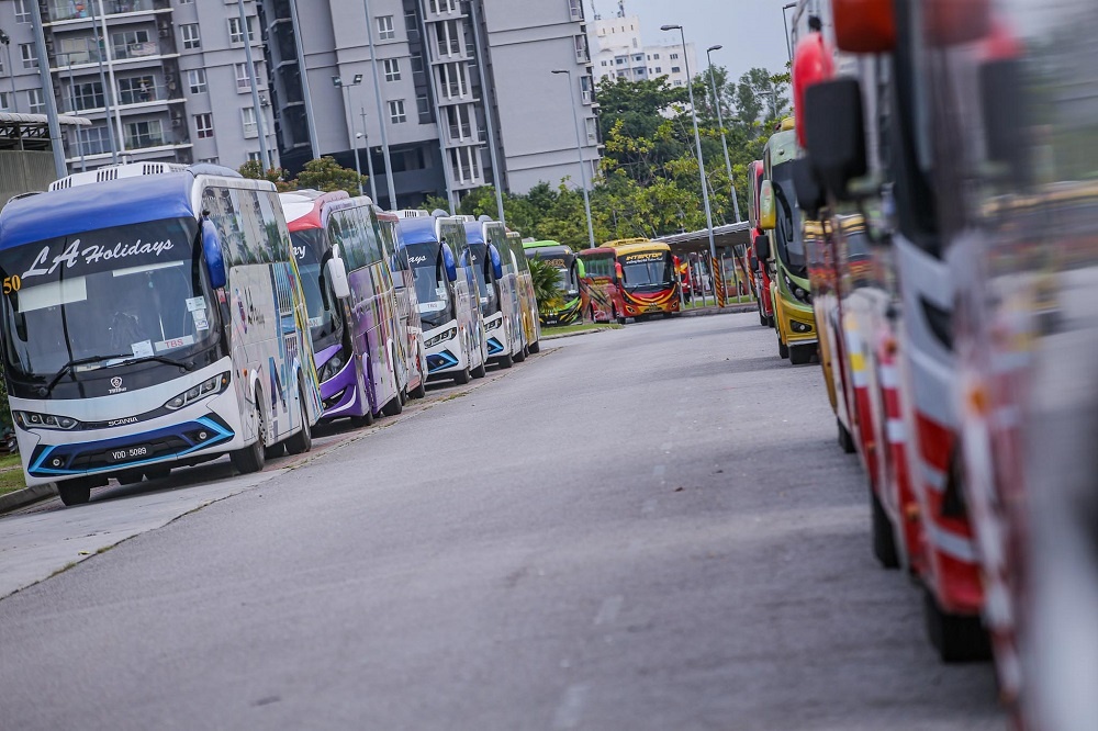 Who is behind the wheel of commercial vehicles? — YS Chan