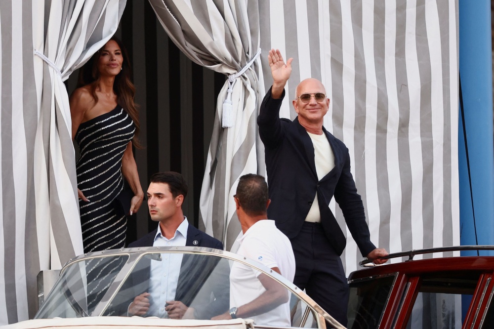 Amazon tycoon Bezos’ big fat billionaire wedding kicks off in Venice on ...