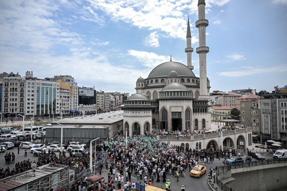 Turkish cartoon row deepens: ‘LeMan’ staff remanded over ‘disrespectful ...