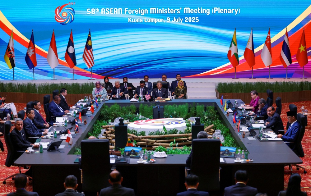 Asean foreign ministers to meet US, China and other dialogue partners today