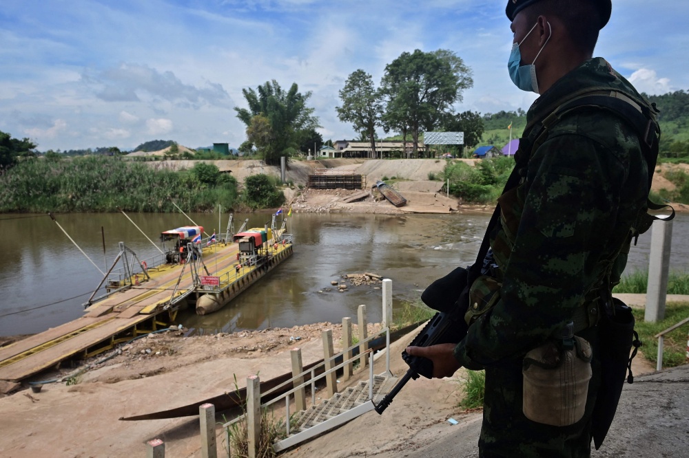 Over 500 Myanmar soldiers, civilians flee into Thailand after assault ...
