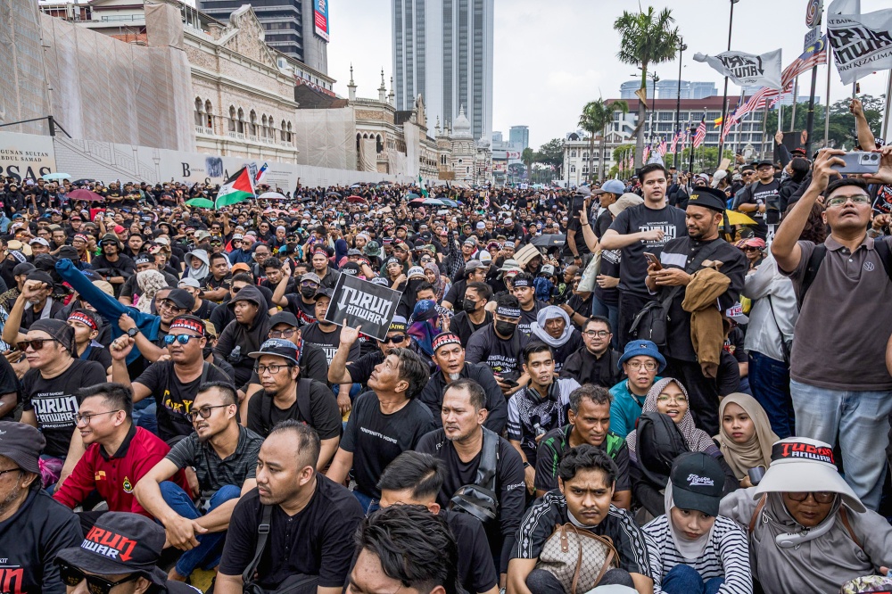 Anwar reaffirms commitment to free speech after KL rally, urges ...