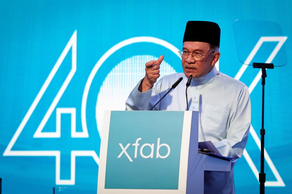 Anwar calls for pro bono collaboration between semiconductor industry, varsities